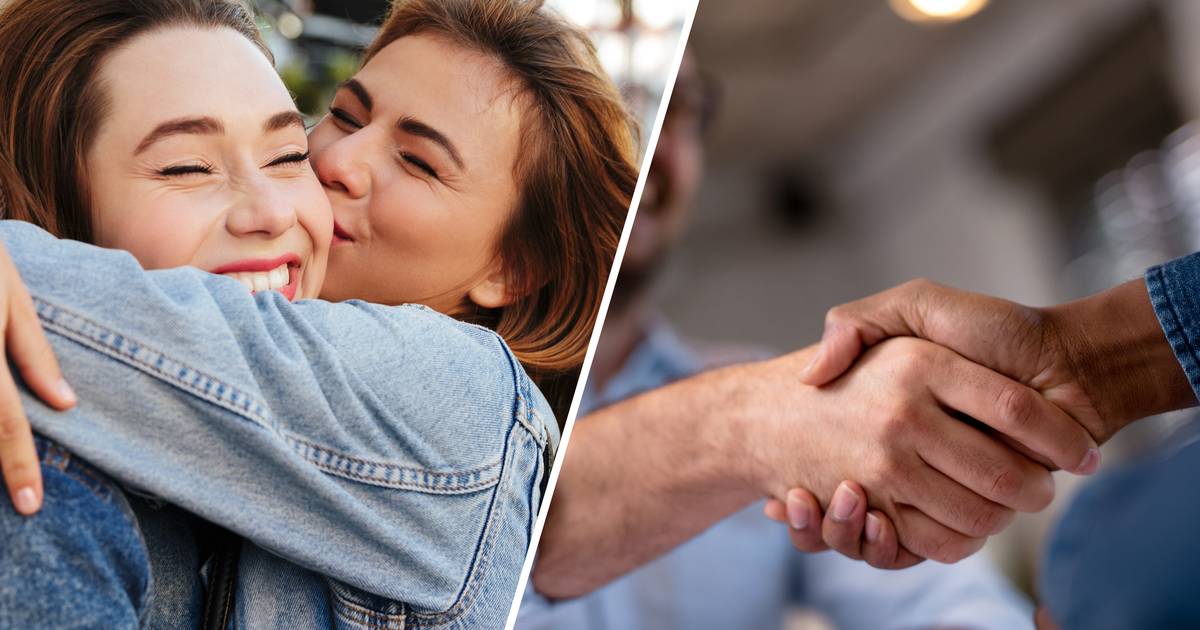 Geven we na corona weer hand of kus? Of toch maar liever een ...