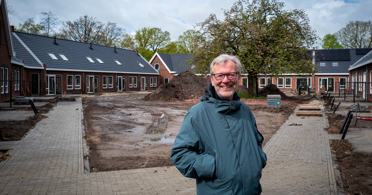 Eerste Knarrenhof in Oldenzaal wordt opgeleverd; kartrekker gaat nu ...