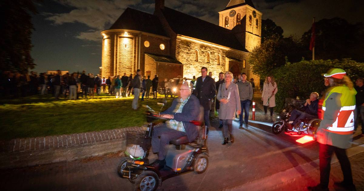 Harde regen, aardedonker en beschietingen: in Oosterbeek wordt de ...