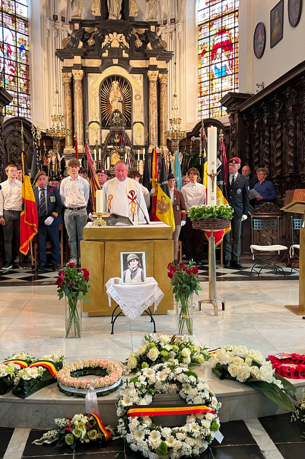 Indrukwekkend eerherstel voor gesneuvelde Korea soldaat Frans Rottiers ...