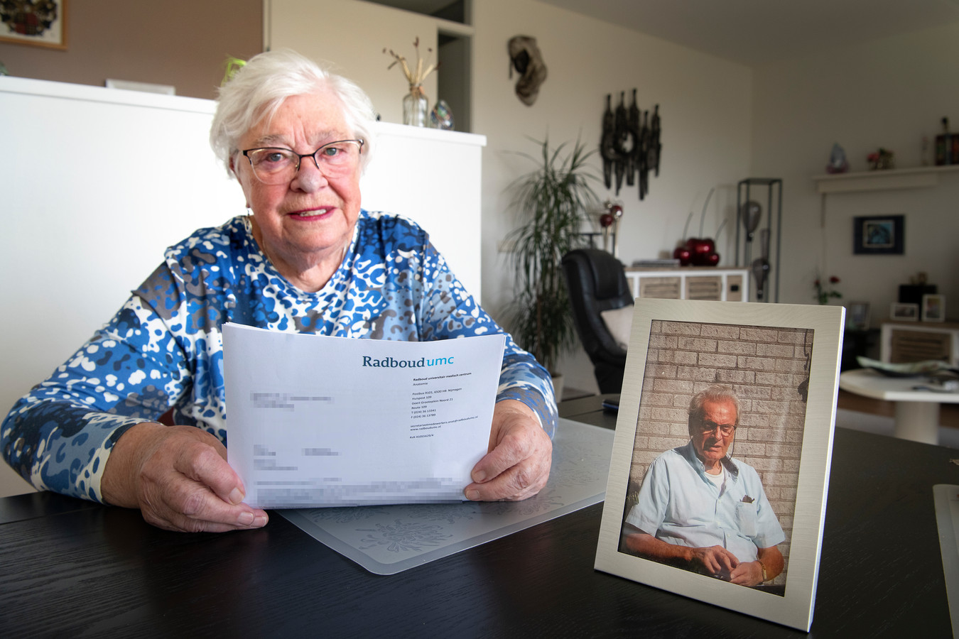 Diny (85) had nog geen 24 uur om afscheid te nemen van haar overleden ...