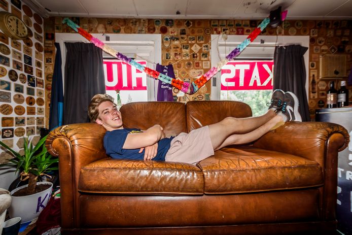 Tim woont in een van de goedkoopste studentenkamers van Nederland ...