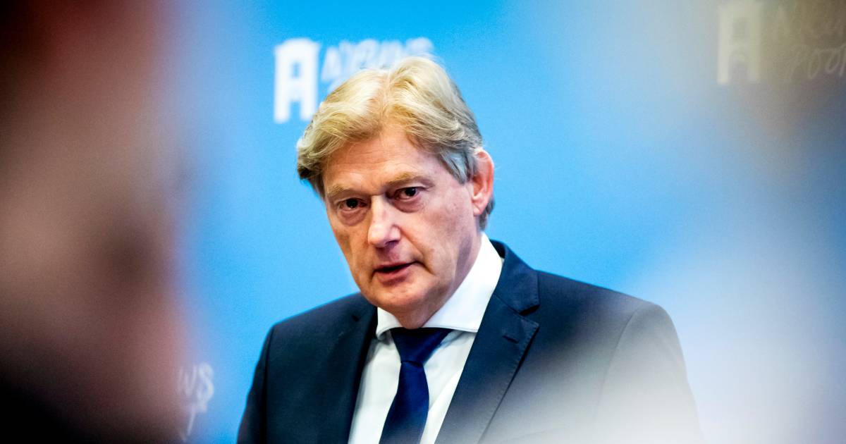 Oudgediende Martin van Rijn (PvdA) is de komende drie maanden minister ...