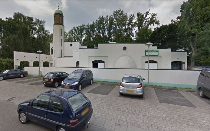 Kort geding over barbecue Pegida bij Utrechtse moskee: 'Waarom kan het ...