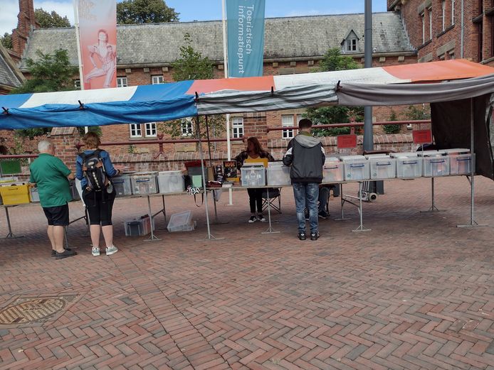 Pure nostalgie op de platenbeurs in Waalwijk | Waalwijk, Heusden e.o. | bd.nl