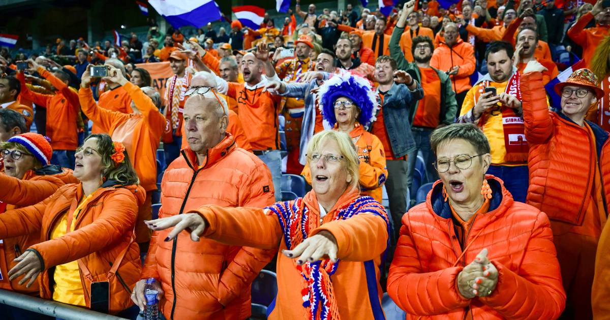 Merendeel Nederlanders wil dat Oranje géén statement maakt tegen oorlog ...