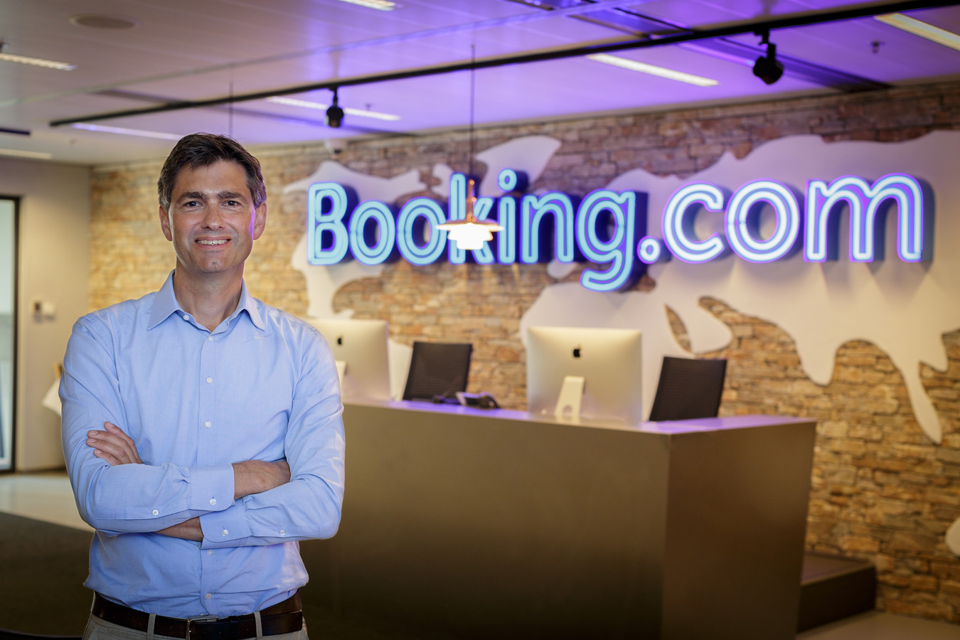 Booking.com ‘wereldmerk en wereldvreemd’, Twente rode draad in 25 ...