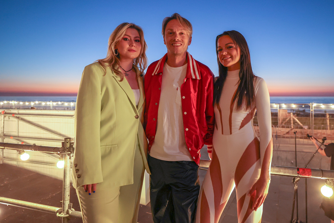 Pauline en Maxine zijn deze zomer óveral: “Op het podium staan lijkt ...