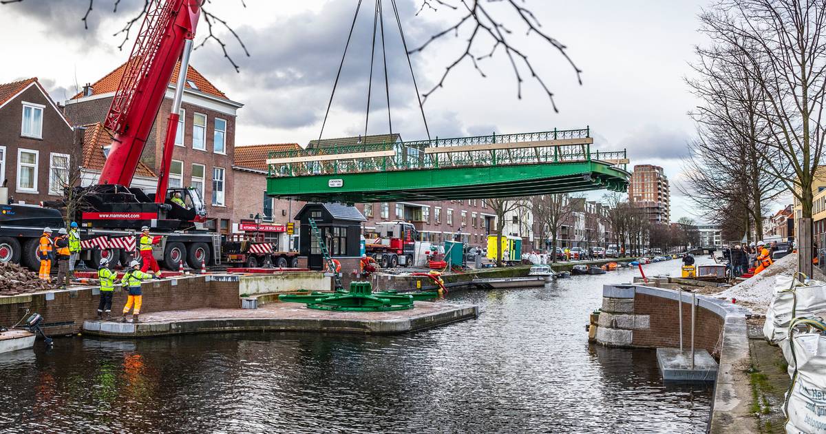 Bewoners kunnen na bijna 2 jaar eindelijk weer over de brug naar de ...