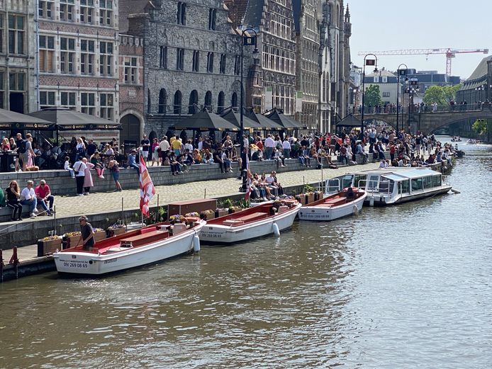 KIJK. Gent geniet met volle teugen van die ene zonnige zomerdag: van ...