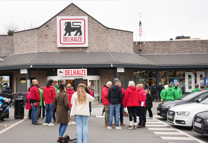 Kostte stakingsgolf Delhaize 100 miljoen euro aan omzet? | Economie ... Kostte stakingsgolf Delhaize 100 miljoen euro aan omzet? | Economie ...