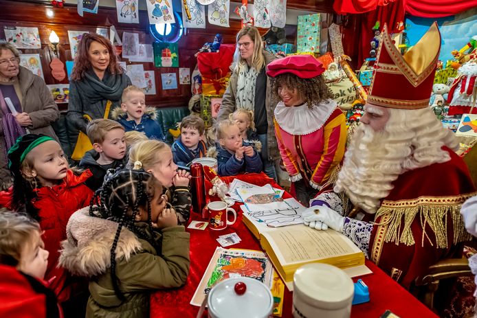 Pakjesboot 12 in Willemstad: ‘Ambiance is perfect!’ | Moerdijk ...
