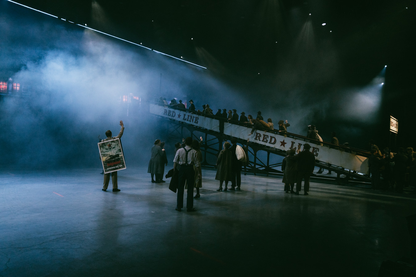 Eerste beelden van de nieuwe spektakelmusical Red Star Line maken nu al ...