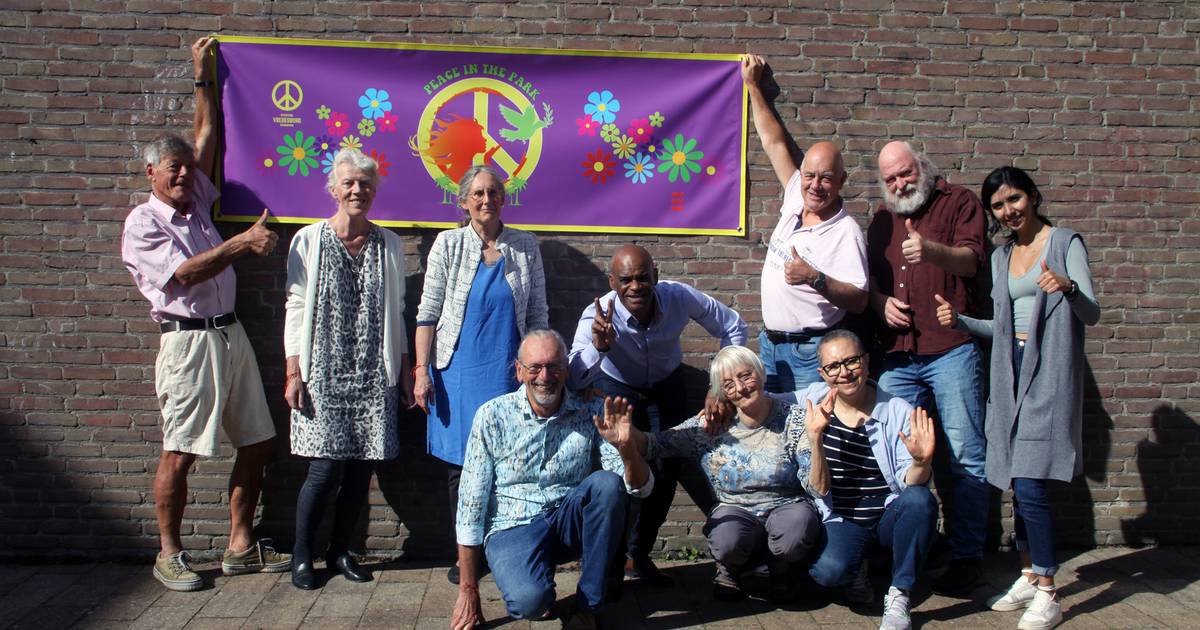 Zingen en dansen voor de vrede in het Anne Frank Plantsoen | Eindhoven ...