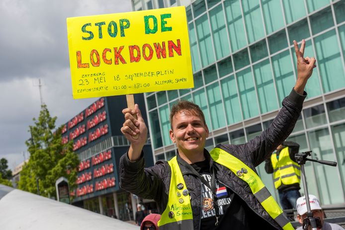 Demonstratie tegen de lockdown: ‘Wij zijn het volk, wij willen terug ...