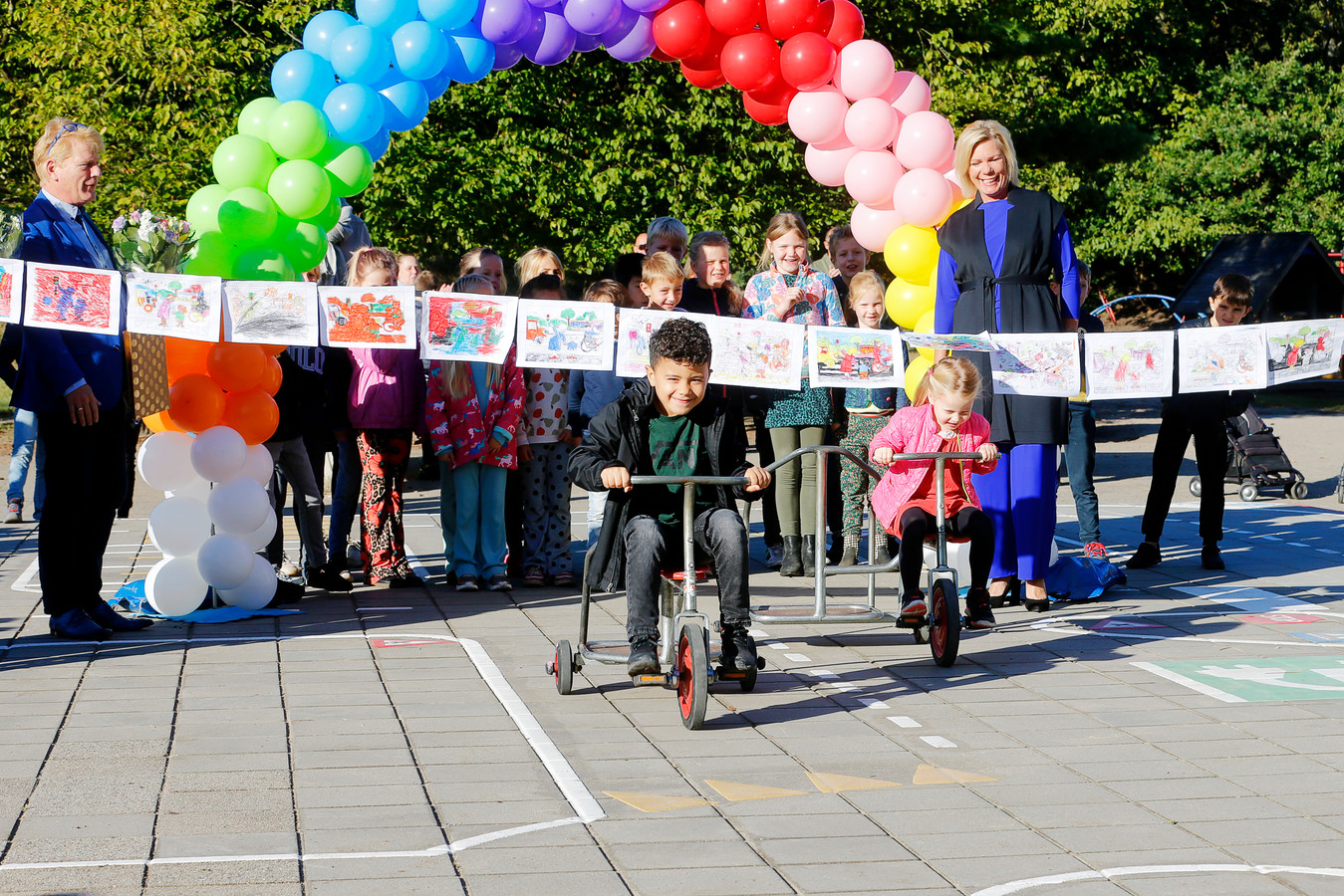 Wat haaientanden op de weg betekenen? Dat leren deze leerlingen nu ...