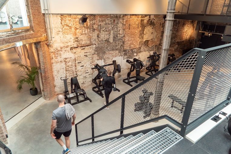 Cocktails drinken en werken bij sportschool Double Shift | Het Parool
