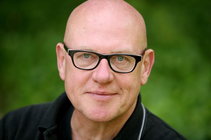 Presentator Karel van de Graaf op 72-jarige leeftijd overleden | Show ...