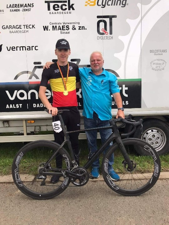 Naaste omgeving van Tom Timmermans juicht om Belgische trui: “Tom ...