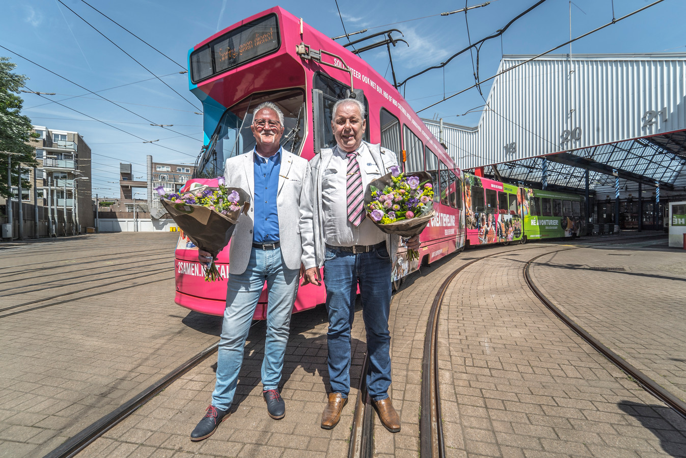 Henk en Ruud reden in veertig jaar tijd 1 miljoen kilometer in tram ... Henk en Ruud reden in veertig jaar tijd 1 miljoen kilometer in tram ...