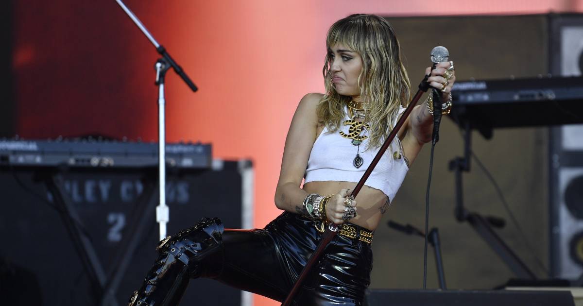 Flowers van Miley Cyrus is ook deze week de grootste hit van ons land ...