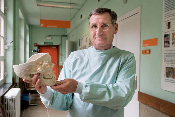 Wetsdokter Wim Van de Voorde pleit voor meer autopsieën: “De perfecte ...