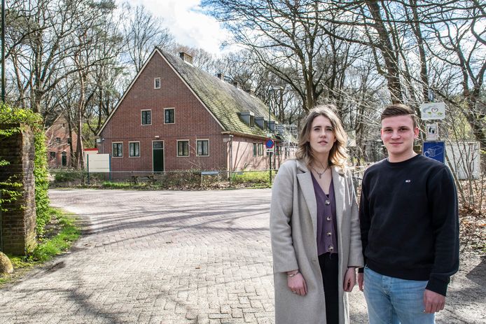 Werknemers azc-pand voelen zich onveilig: ‘Zie er altijd messen liggen ...