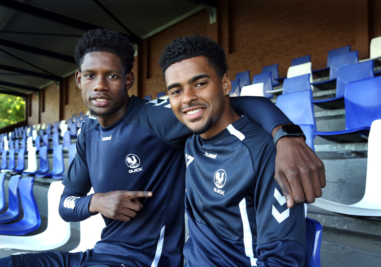 Klasgenoten Issac (19) en Enoch (20) verruilen Quick voor ADO: ‘Jij de voorzetten, ik de goals ...