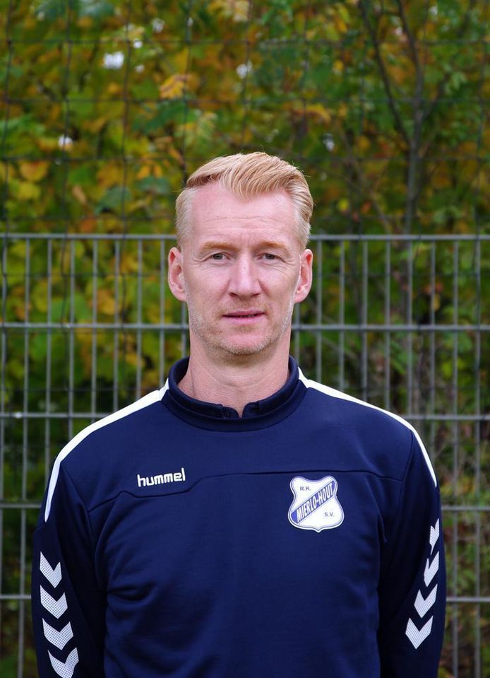 Raymond Koenraadt blijft Mierlo-Hout trouw | Amateurvoetbal | ed.nl