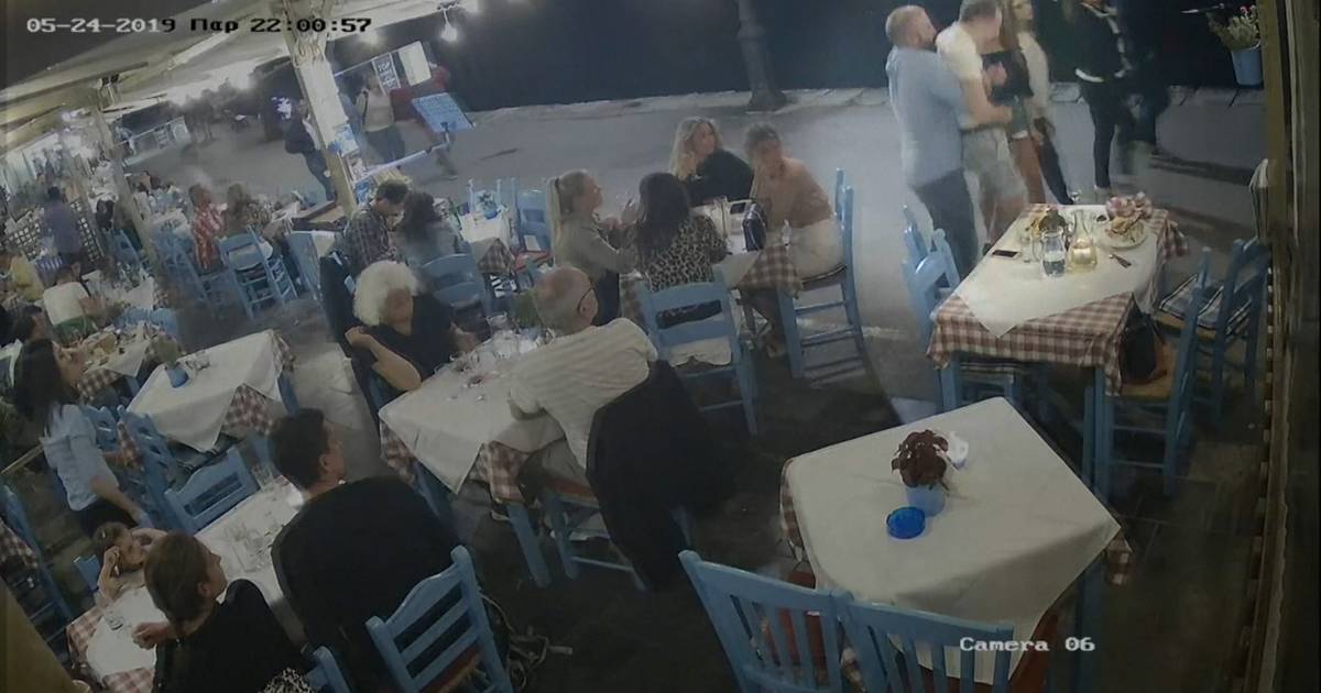 Ober redt leven van klant met Heimlich-greep | Home | hln.be