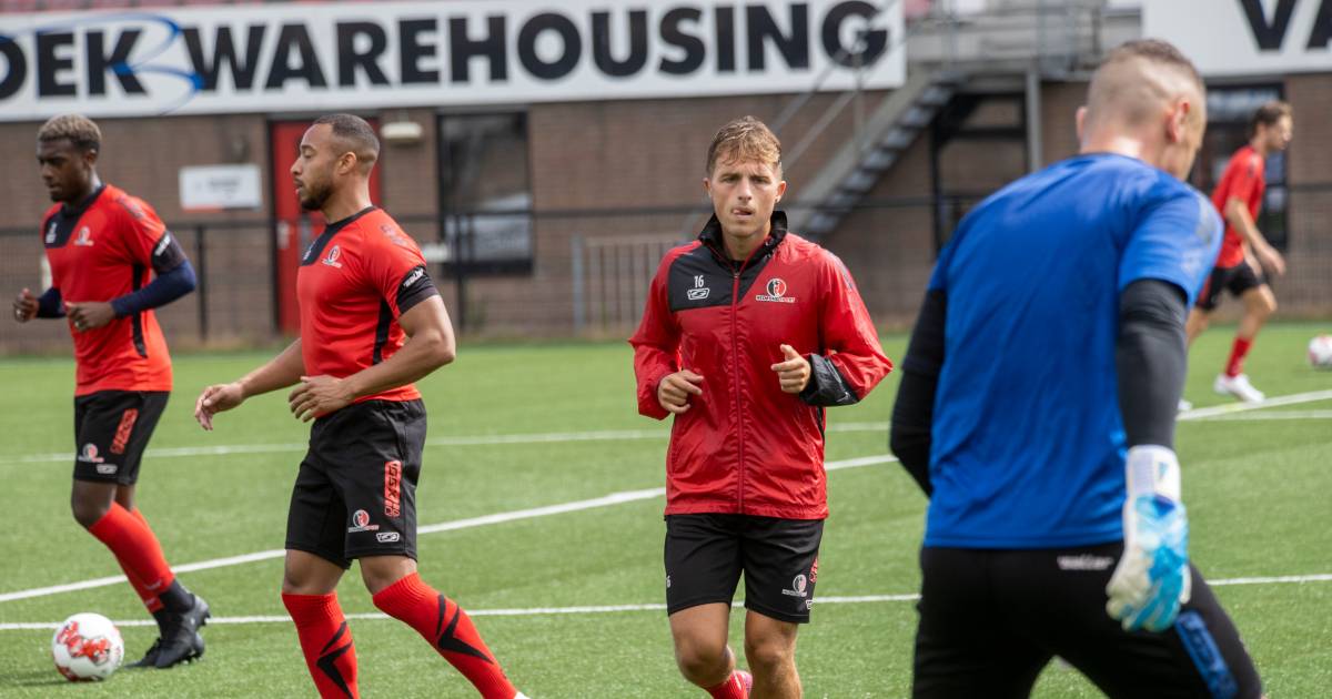 Dean van der Sluijs kiest met zijn gevoel voor Helmond Sport, linksback tekent voor 2 jaar: ‘Ik ...