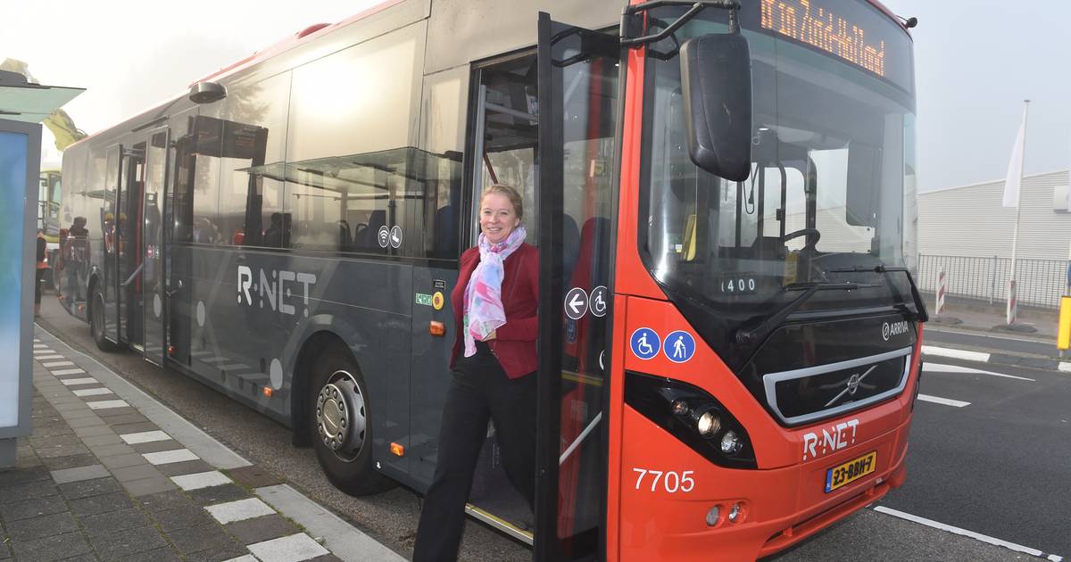 Frequent rijdende R-net bus naar Oud-Beijerland | Hoeksche Waard | AD.nl