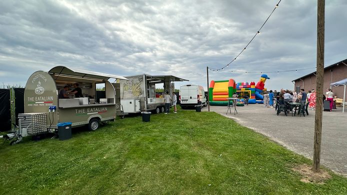 “Een familiefeest, maar de meeste mensen ken ik niet”: 850 nakomelingen ...