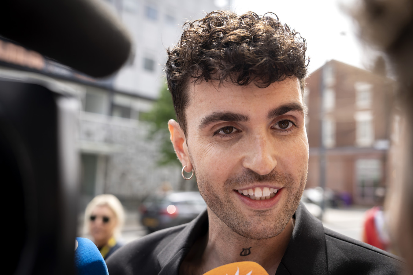 Duncan Laurence Zingt Youll Never Walk Alone Bij Finale Songfestival Foto Destentornl