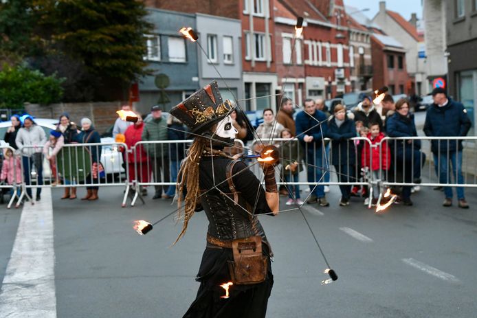 IN BEELD. 41e Sint-Maartensstoet lokt massa mensen: “Heel blij dat we ...