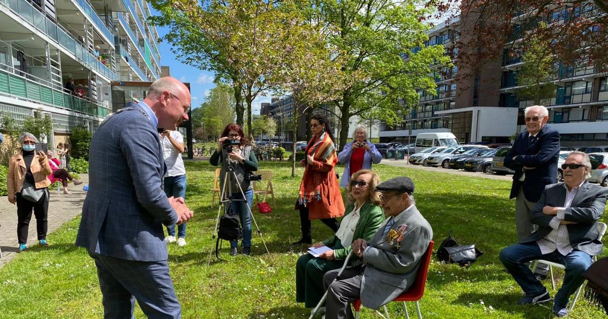 KNIL-veteraan Pieter de Kock 103 jaar: blauwe hap, bloemen en aubade ...