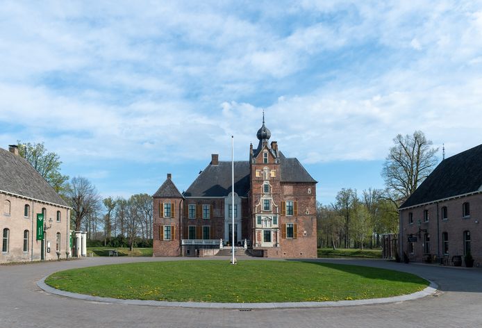 Kasteel Cannenburch in Vaassen zoekt manieren om weer gasten te kunnen ...