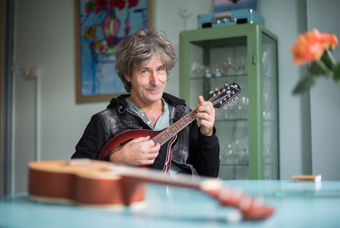 Zanger over ruzie in Toontje Lager: ‘Het was bagger en boegeroep ...