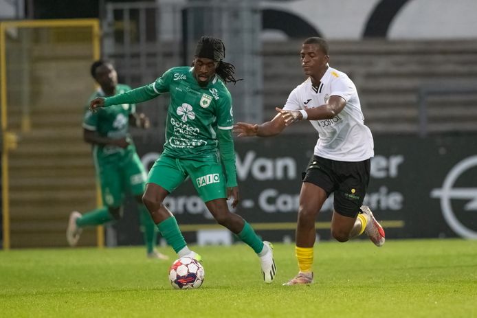 Allan Tshimanga en Lokeren-Temse houden sterk La Louvière in bedwang: “Enorm hard geknokt en ...