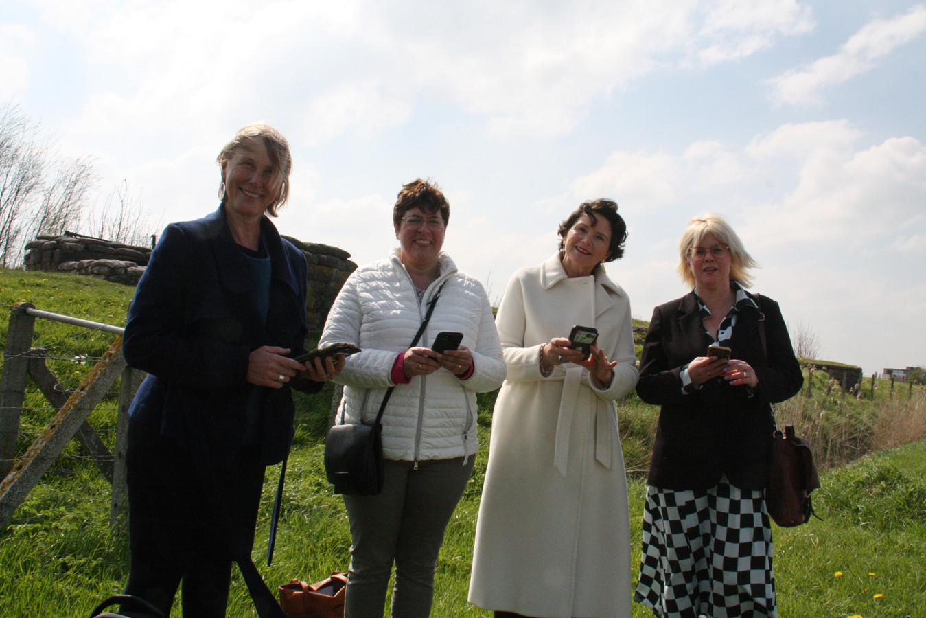 UITTIP. Al fietsend door het oorlogslandschap dilemma’s oplossen | Foto ...