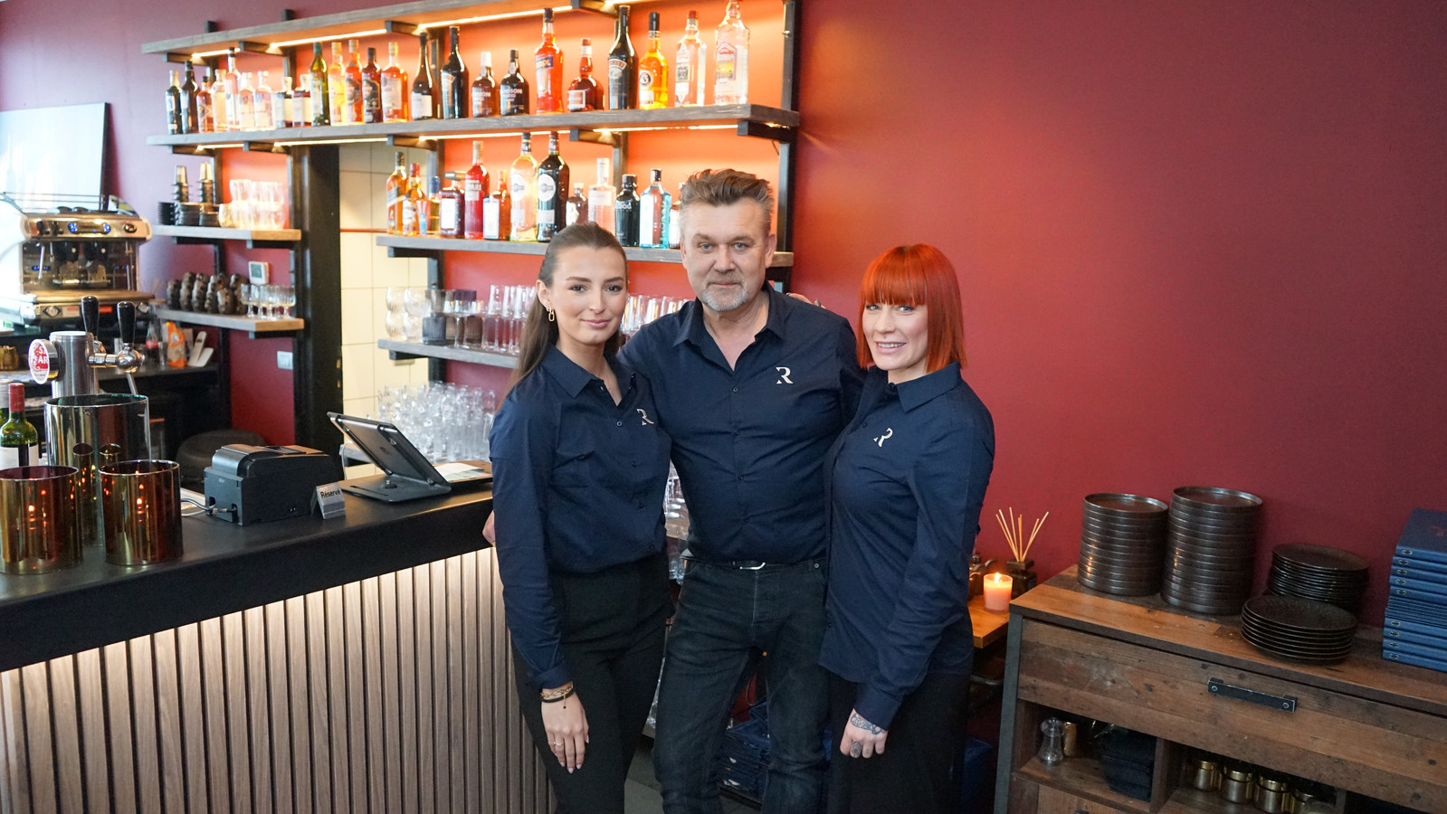 NET OPEN. Koen (57) ruilt zitzak voor wijn- en tapasbar: “Vroeger was ...