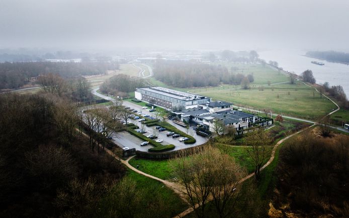 Plan voor azc in hotel valt helemaal verkeerd in de buurt: ‘Dit is echt ...