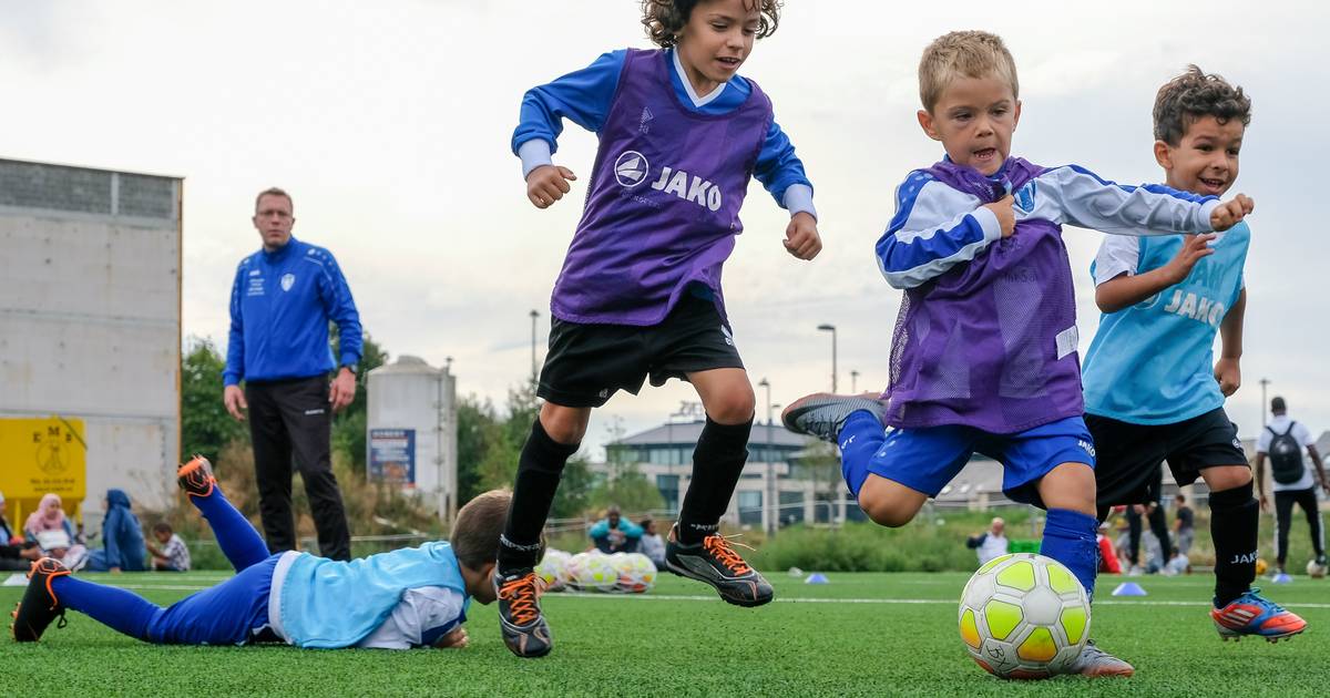 Voetbal als bindmiddel: RSCA, Telenet en BX slaan handen in elkaar om ...