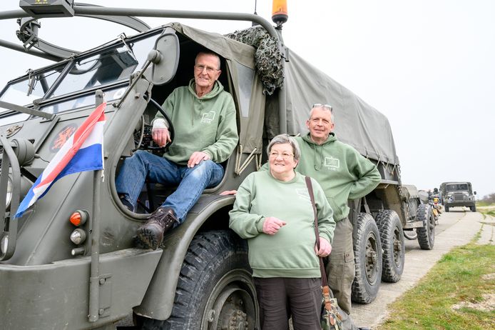 Anneke (76) is niet te verleiden met luxe; in de Dikke Daf mét ...