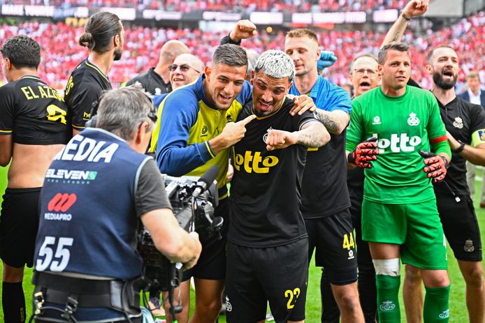 ONS RAPPORT. Drie sterkhouders bij Antwerp met 7 op 10, maar het is ...