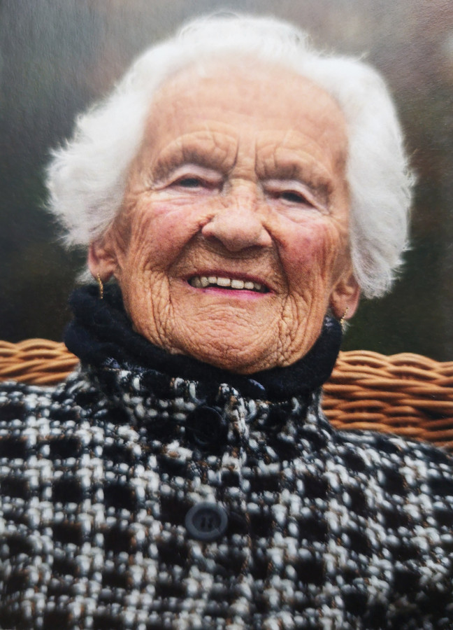 Riet (1930-2023) legde een heleboel stenen voor het fundament van Riel ...