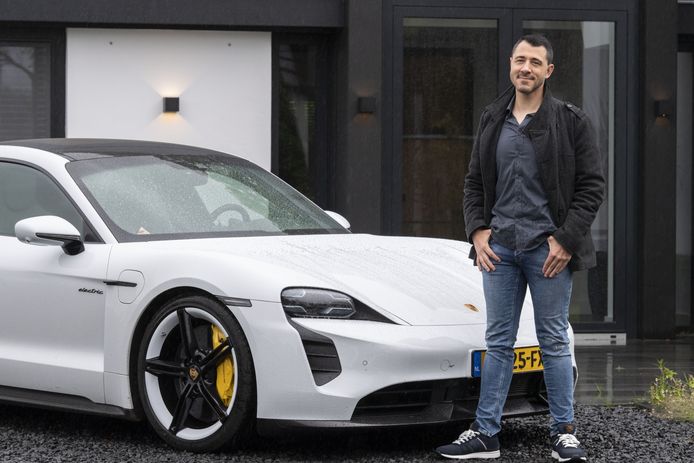 Alain Götz gaf zichzelf lang minimumloon en geen vakantie, is nu goed ...