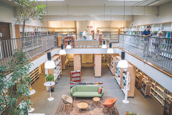 Eerst bedreigd met sluiting, nu helemaal vernieuwd. Bib Ledeberg ...