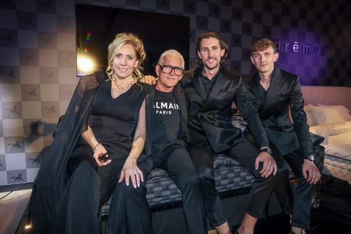 Jori en Maxim uit ‘The Sky is the limit’ stellen duurste bed ter wereld ...
