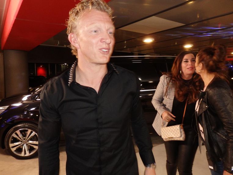 'Dat is de auto van Ziyech, wil je weten wat hij kost?' | Het Parool